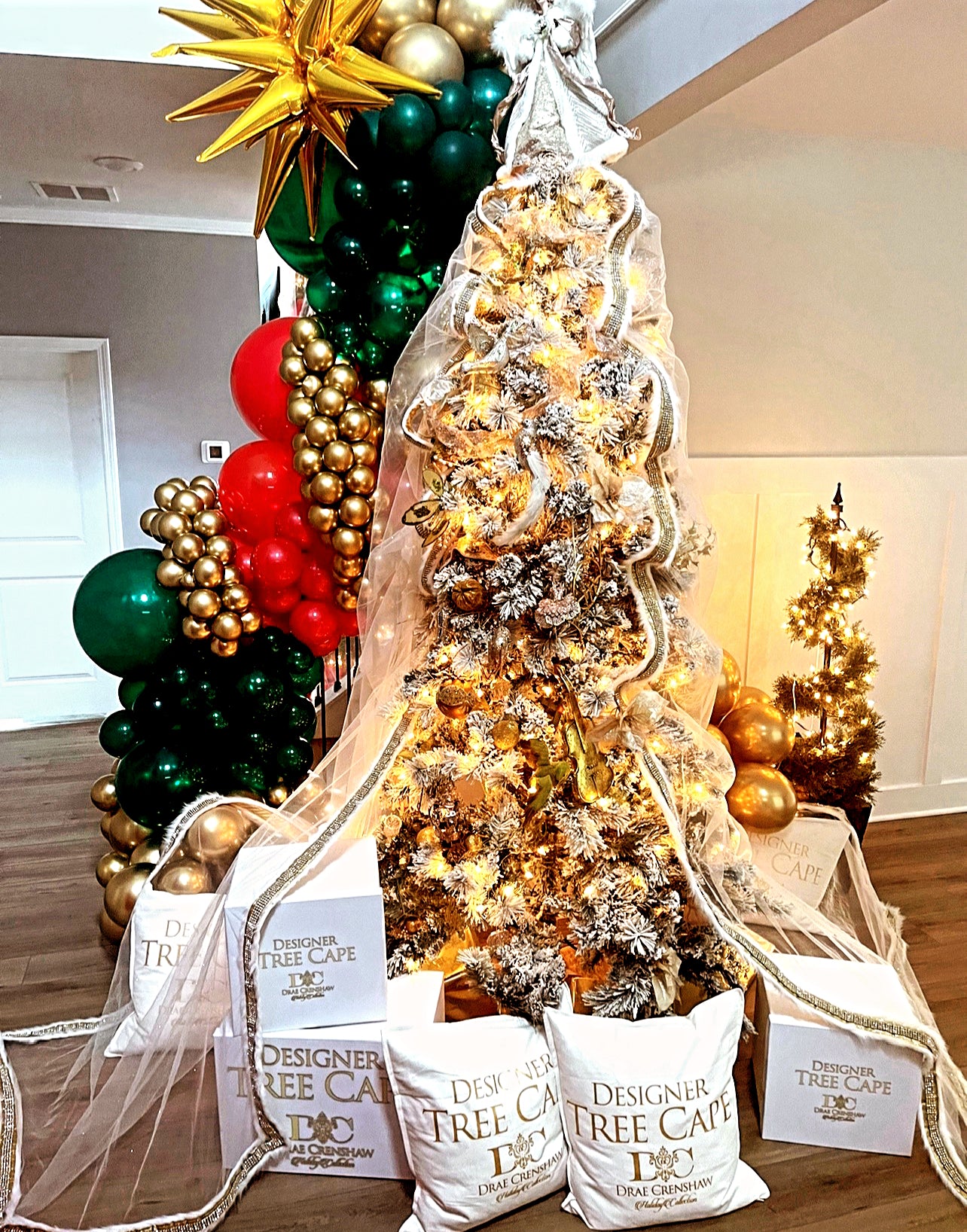 The Designer Tree Cape - Gold – Drae Crenshaw Holiday Collection